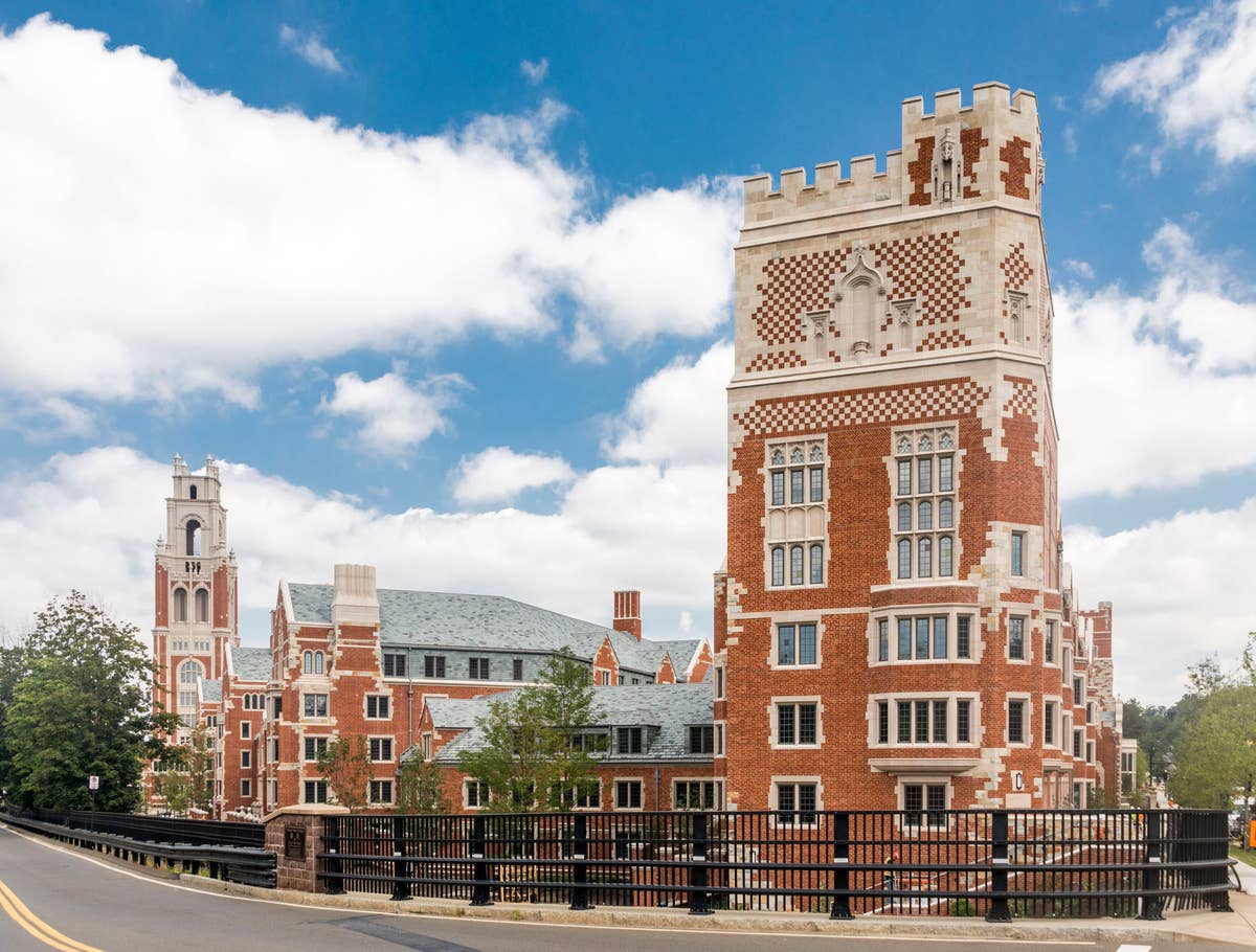 Robert A.M. Stern Designs New Colleges at Yale - Traditional Building ...